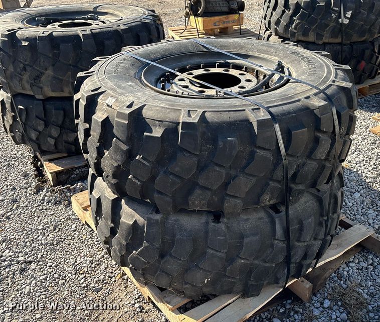 (5) Michelin 395/85R 20 XML tires and wheels in Ewing, IL | Item EM0017 ...