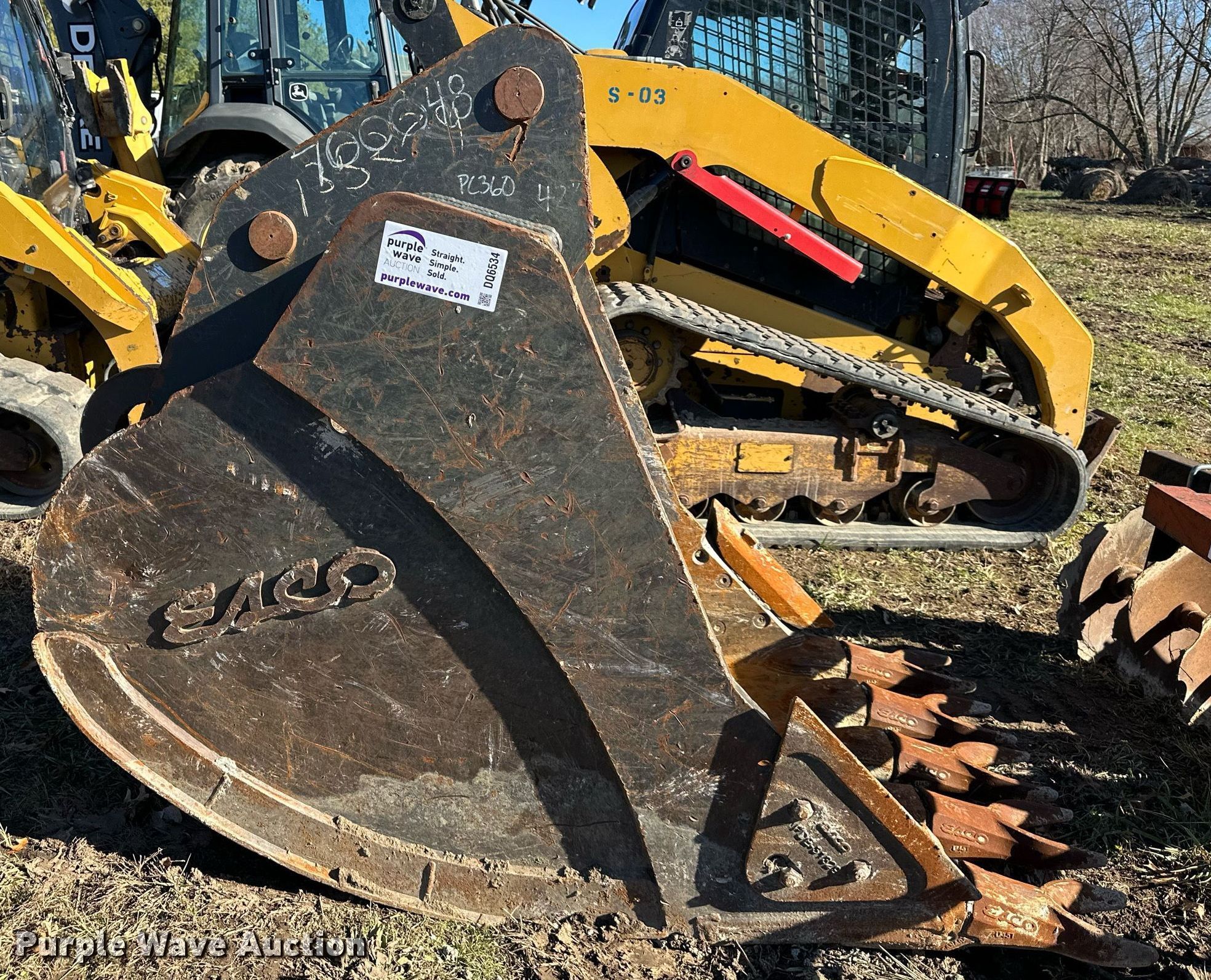ESCO excavator bucket in Smithville, MO | Item DQ6534 sold | Purple Wave