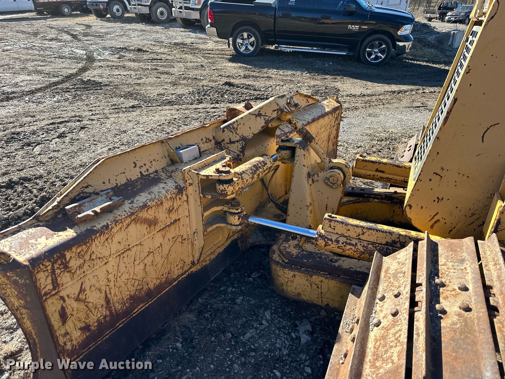 1997 Komatsu D37P-5 dozer in Smithville, MO | Item DS3243 for sale ...