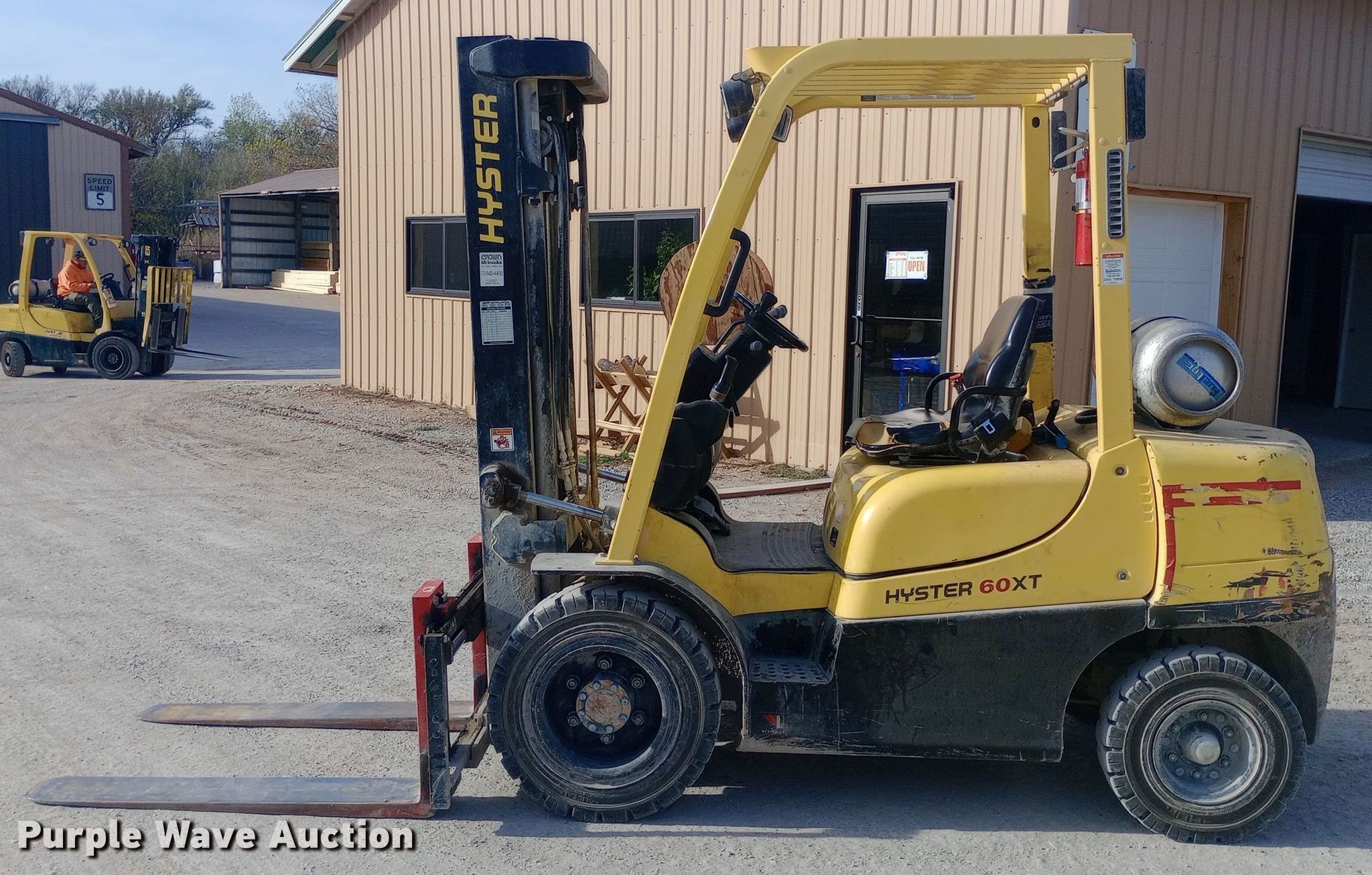 2019 Hyster H60XT forklift in Wellington, KS | Item DW0939 for sale ...