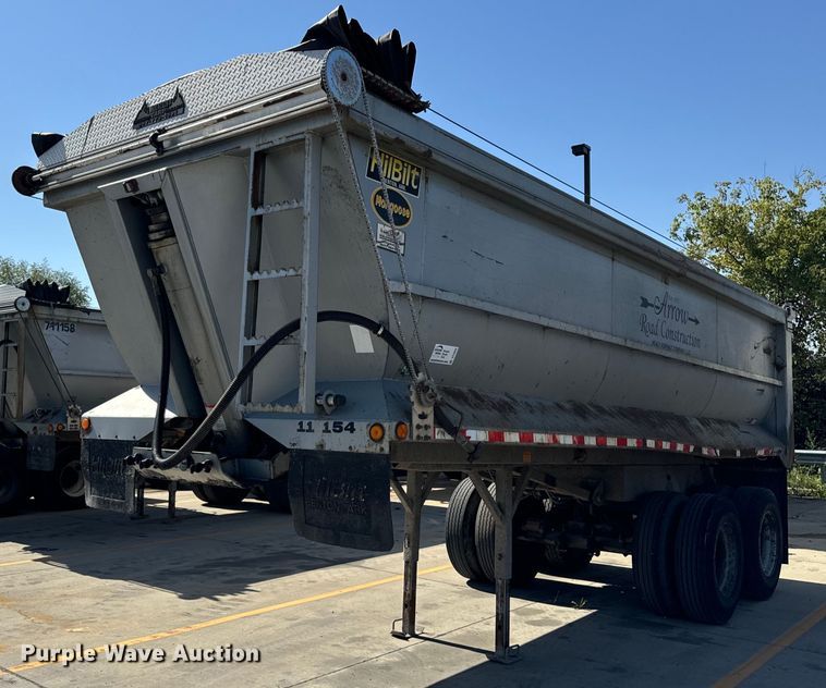 2001 Hilbilt Trailers end dump trailer in Elk Grove Village, IL | Item ...