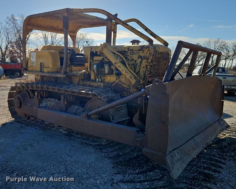 1969 Caterpillar D7 dozer in Erie, KS | Item EI8672 sold | Purple Wave