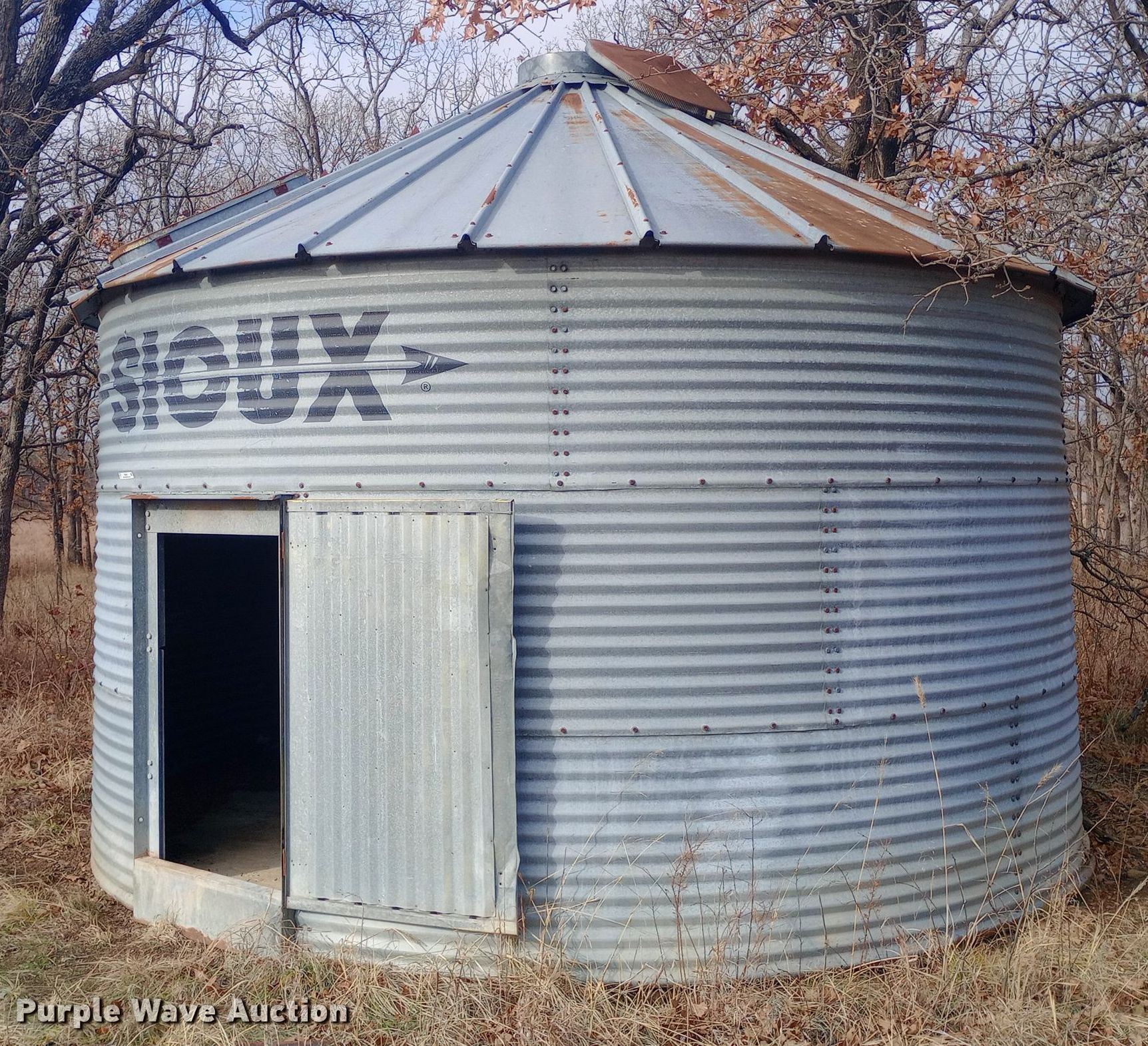 Sioux grain bin in Pawhuska, OK | Item EN8633 for sale | Purple Wave