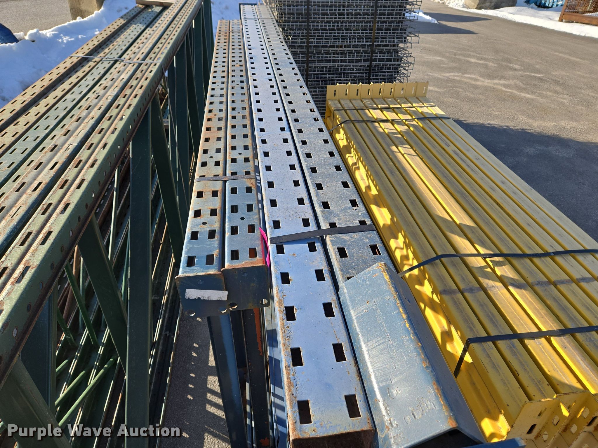 T-Bolt pallet racking in Kansas City, MO | Item EQ3903 for sale ...