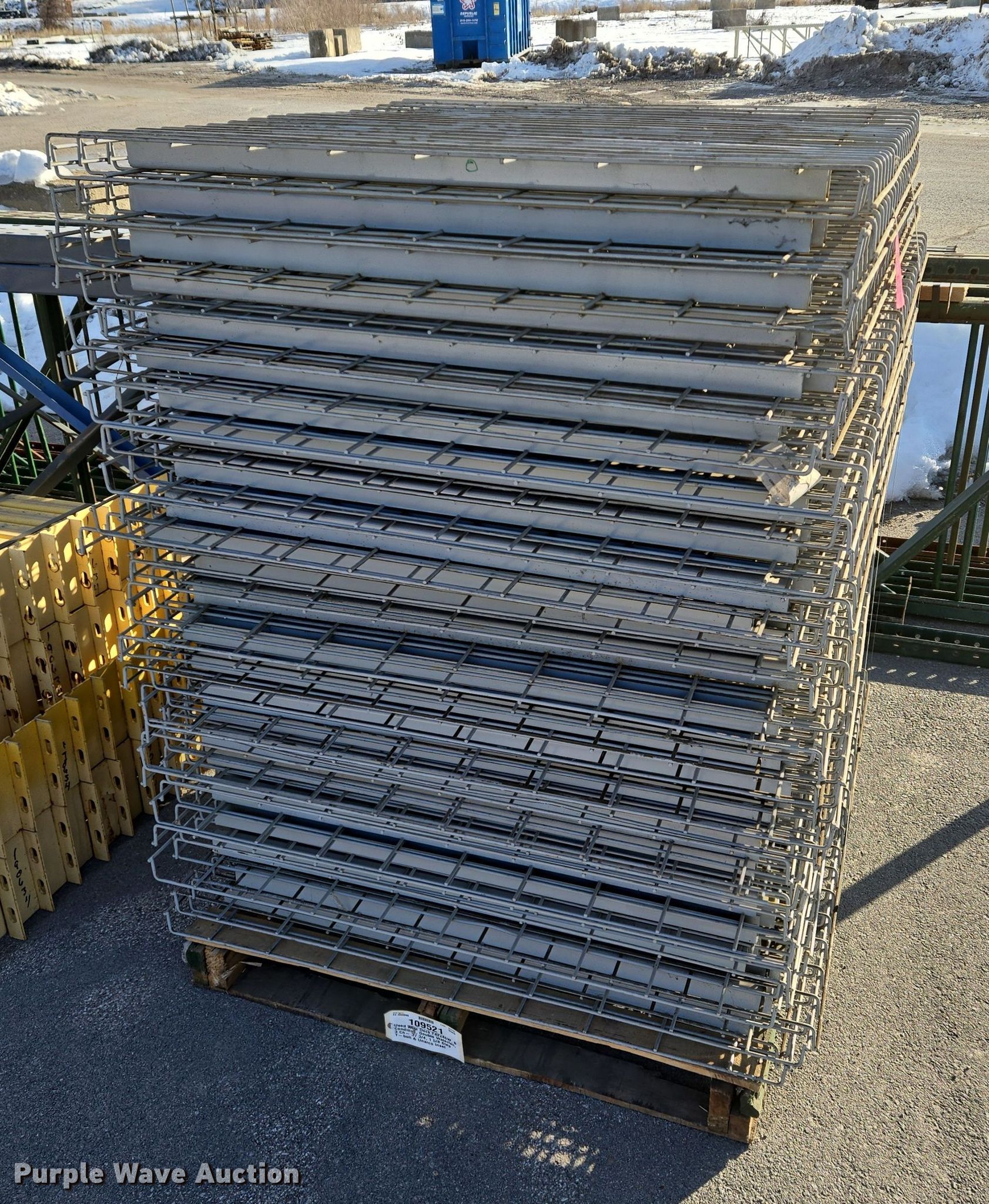 T-Bolt pallet racking in Kansas City, MO | Item EQ3903 for sale ...