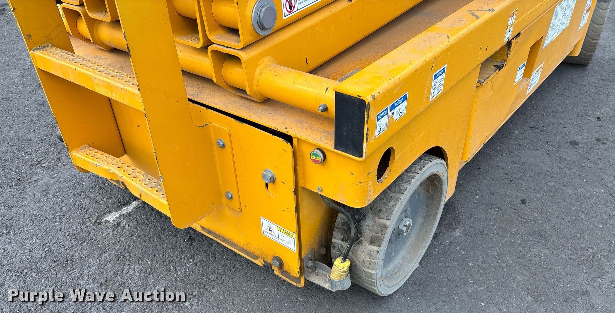 2018 Haulotte 3947 E scissor lift in Mentone, CA | Item YA0177 for sale | Purple Wave