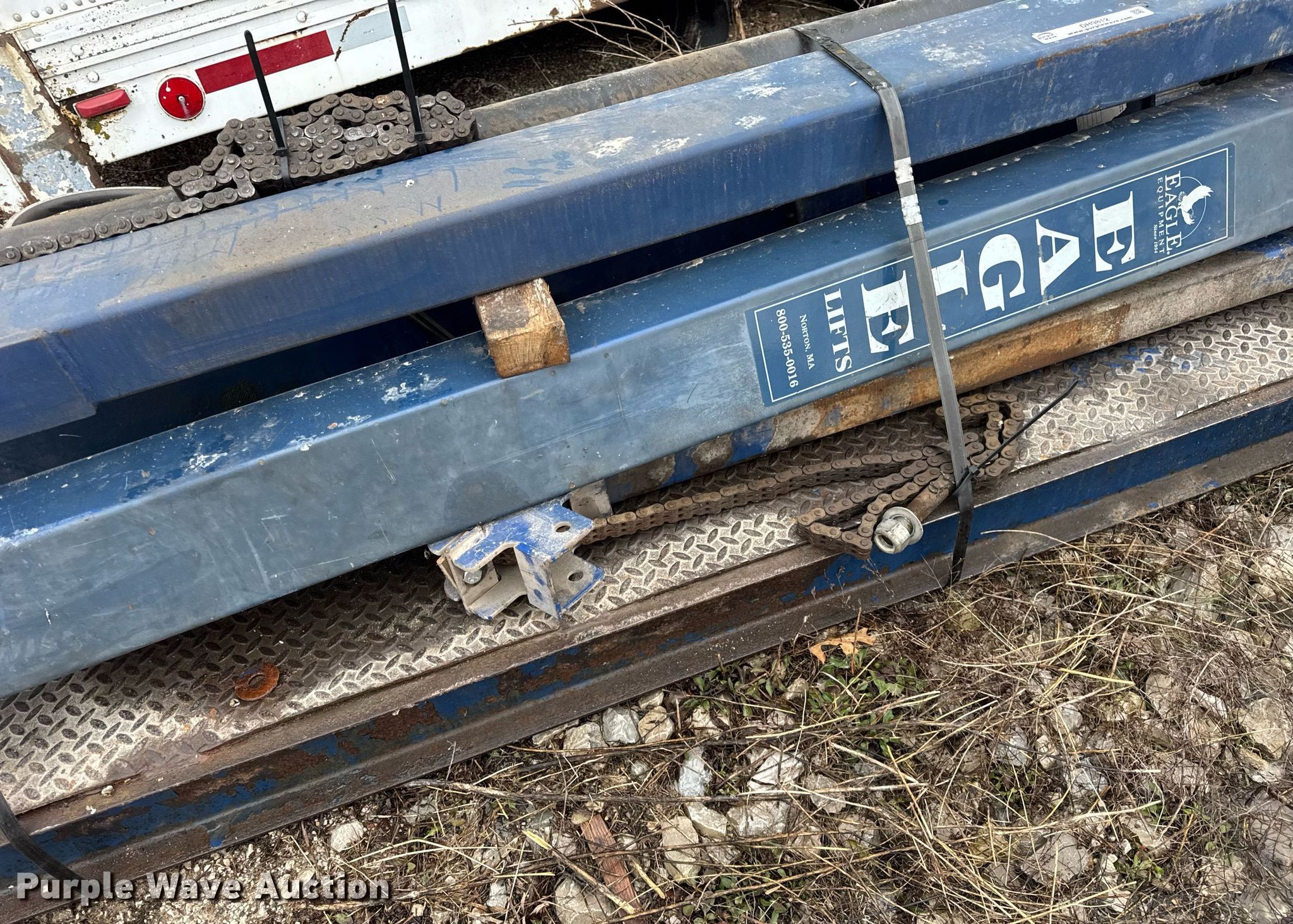 Eagle automotive lift in Palmyra, MO | Item DH9812 for sale | Purple Wave