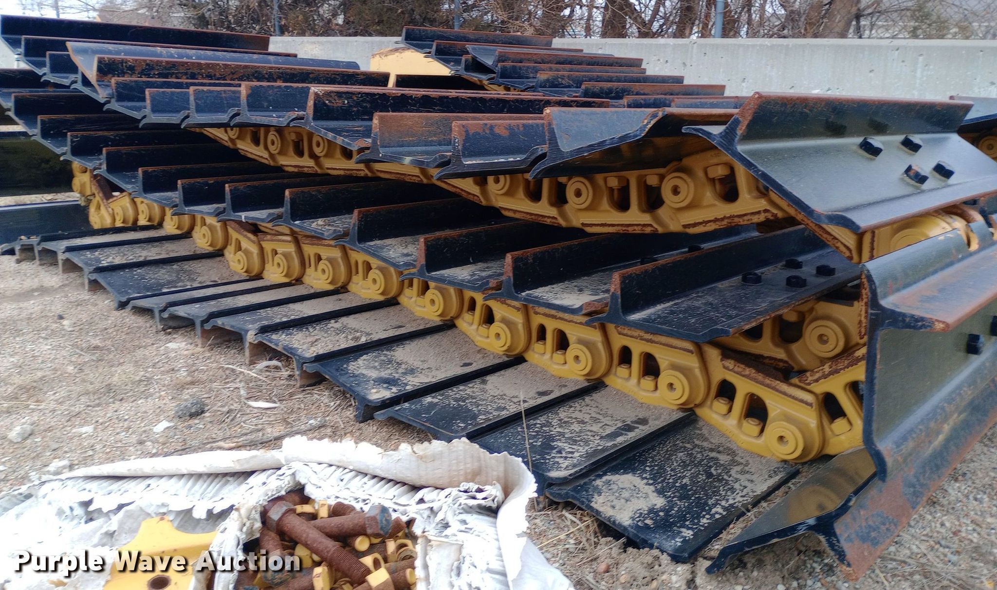 36" W dozer tracks in Wichita, KS | Item EO0560 for sale | Purple Wave