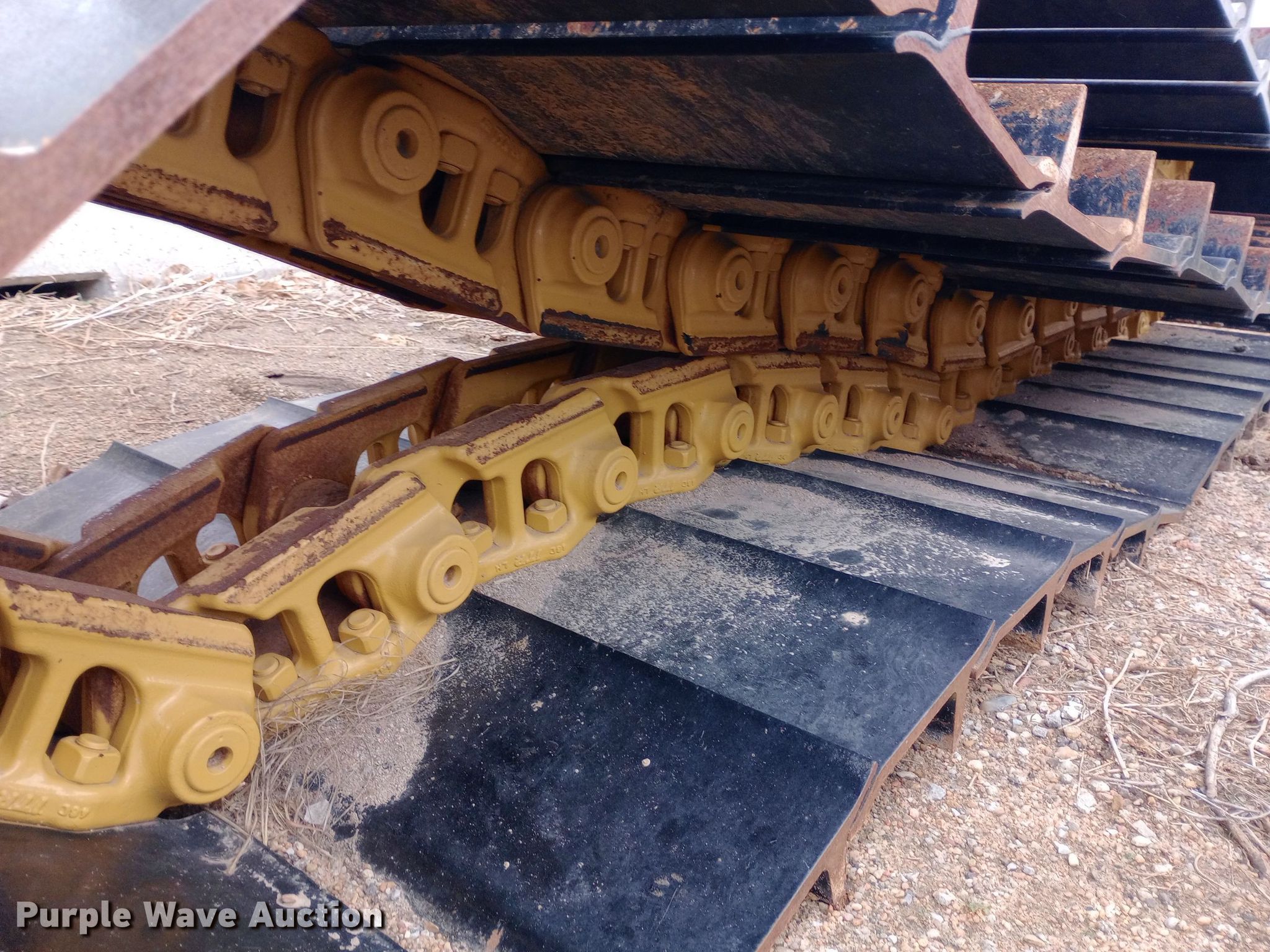 36" W dozer tracks in Wichita, KS | Item EO0560 for sale | Purple Wave