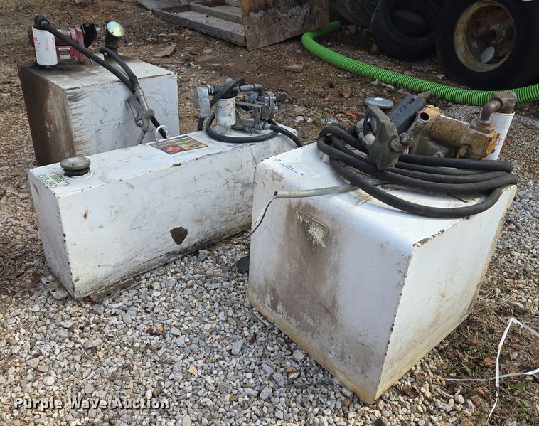 (3) auxiliary fuel tanks in Nixa, MO | Item EJ8180 for sale | Purple Wave