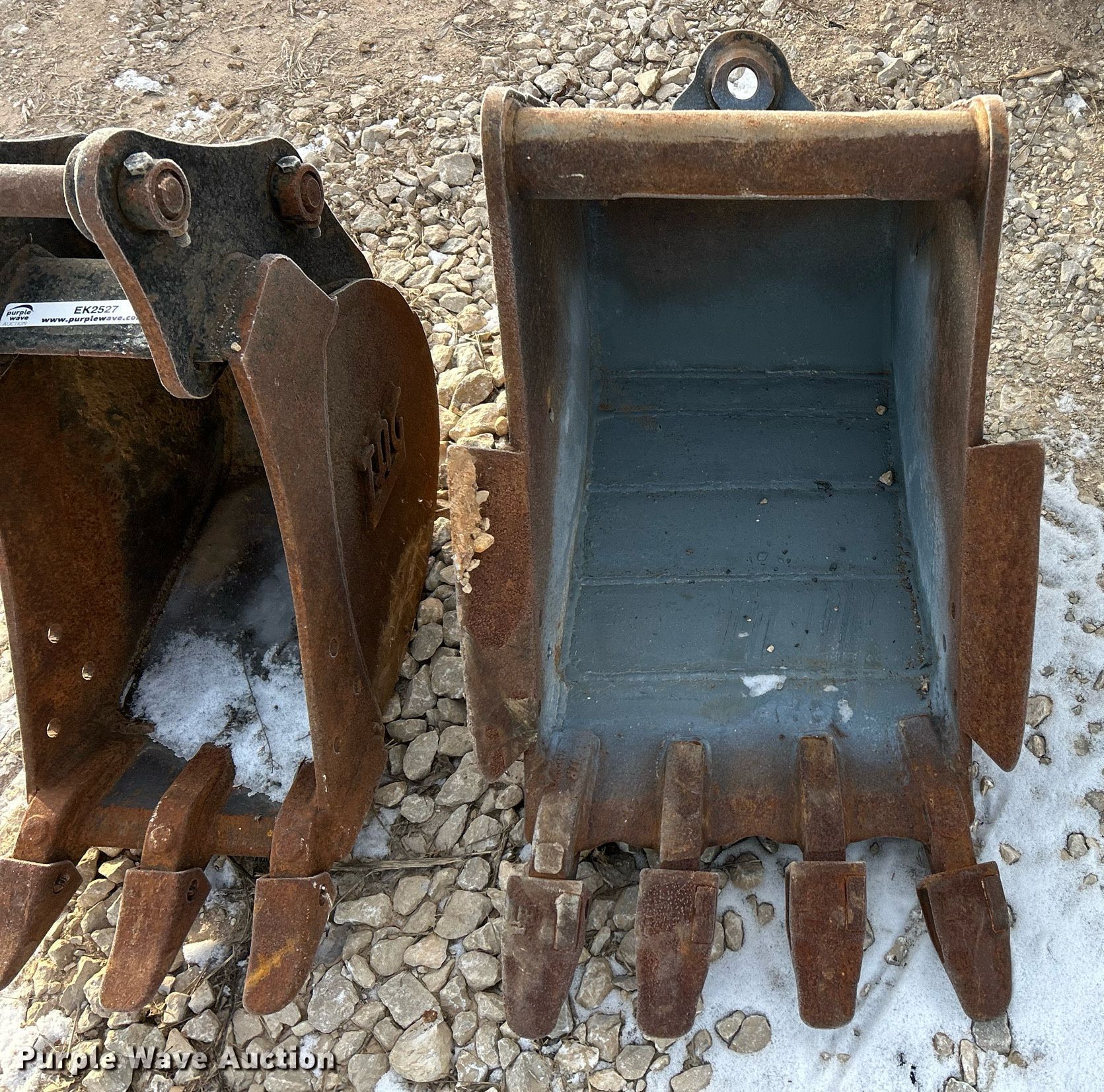 (2) Tag excavator bucket in Nixa, MO | Item EK2527 for sale | Purple Wave