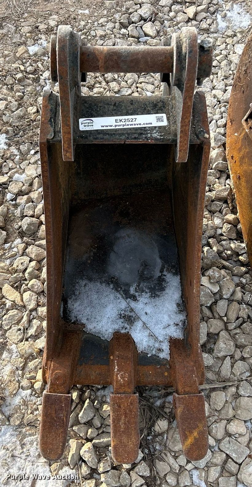 (2) Tag excavator bucket in Nixa, MO | Item EK2527 for sale | Purple Wave