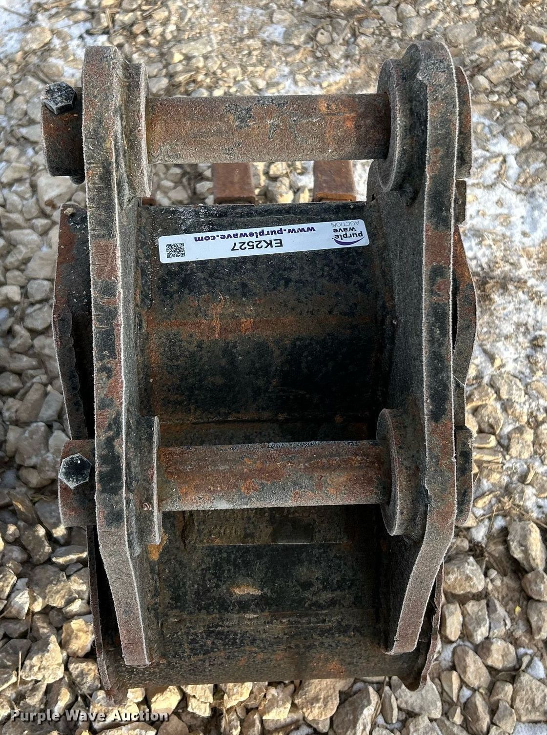 (2) Tag excavator bucket in Nixa, MO | Item EK2527 for sale | Purple Wave