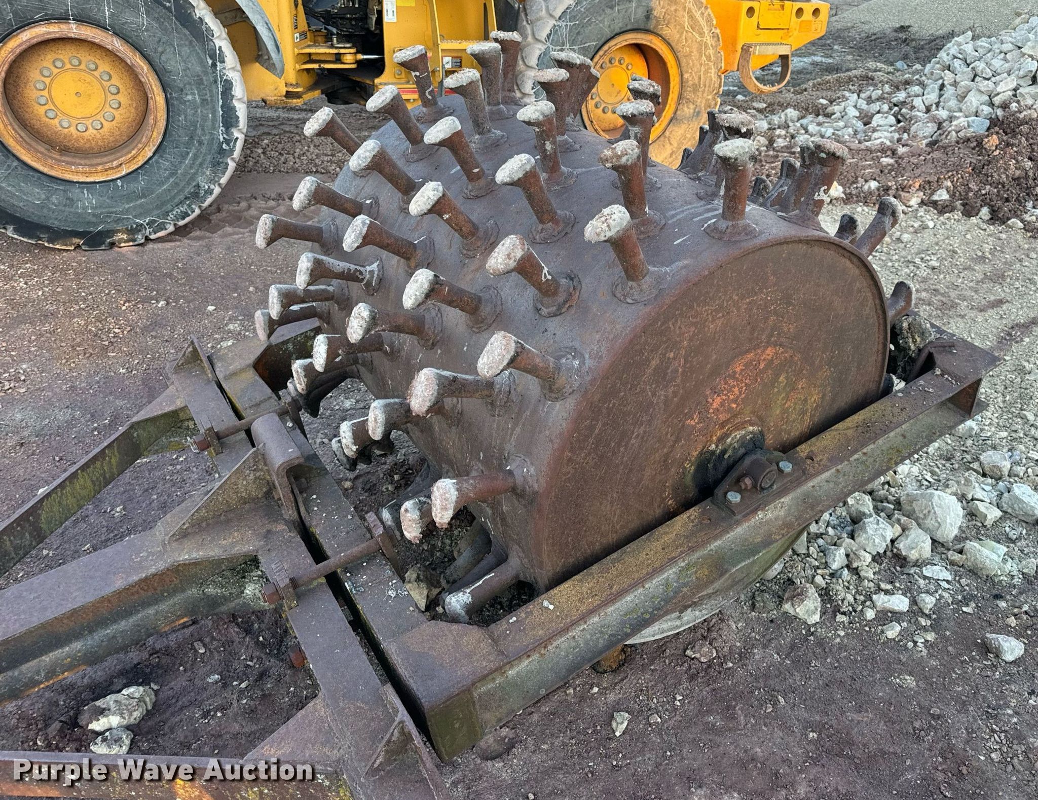 Sheepsfoot roller in Hermann, MO | Item EN5069 sold | Purple Wave