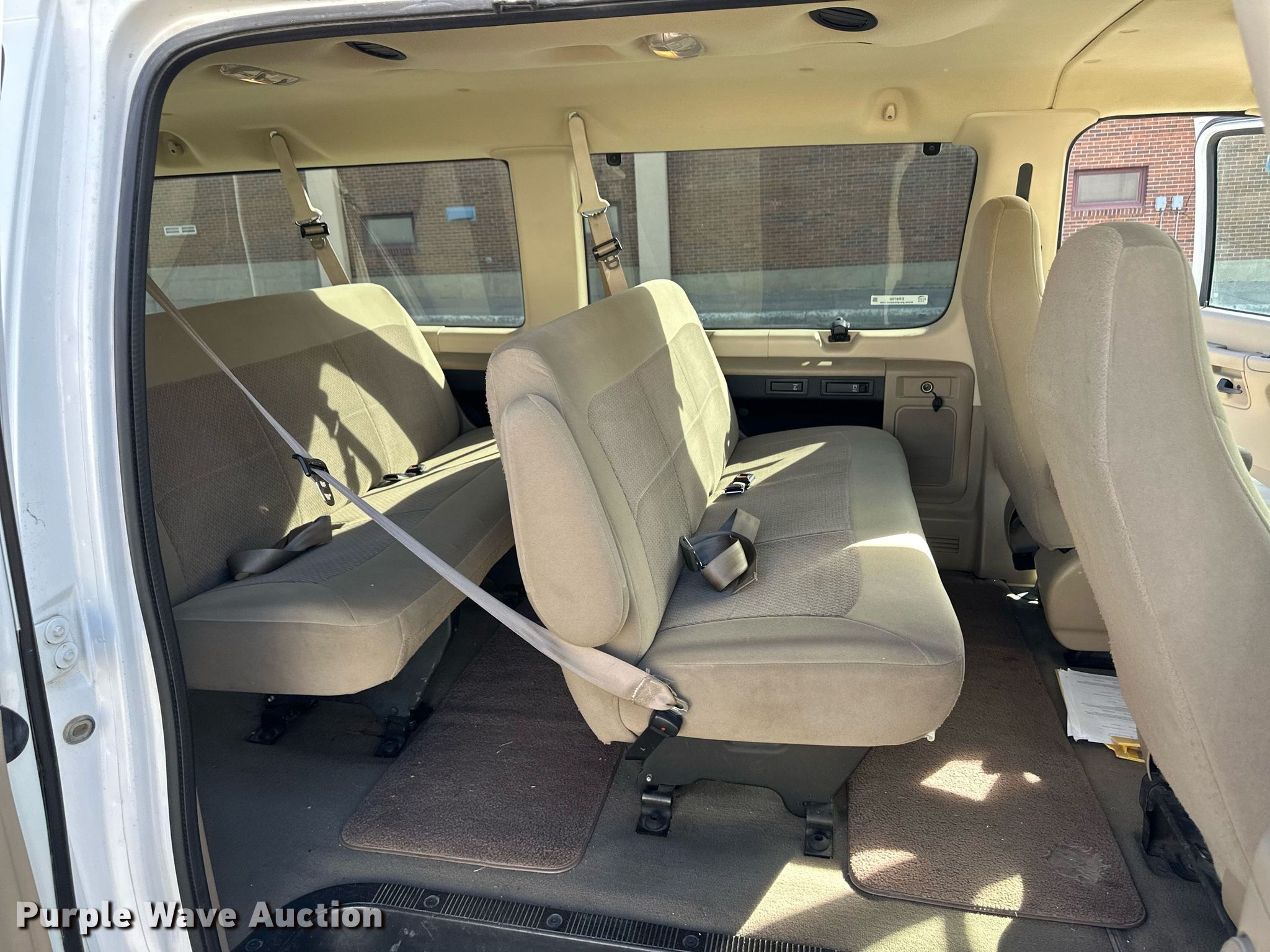 2006 Ford E150 XLT van in Syracuse, KS | Item ER8700 sold | Purple Wave