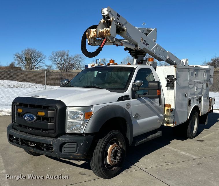 2011 Ford F550 Super Duty bucket truck in Topeka, KS | Item DQ6586 for sale | Purple Wave