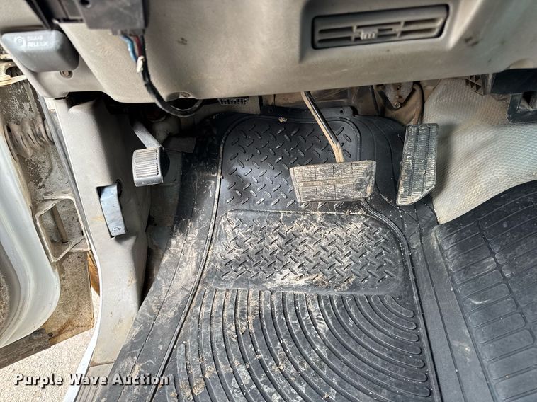 1999 Chevrolet C3500 flatbed pickup truck in Roseville, IL | Item ...