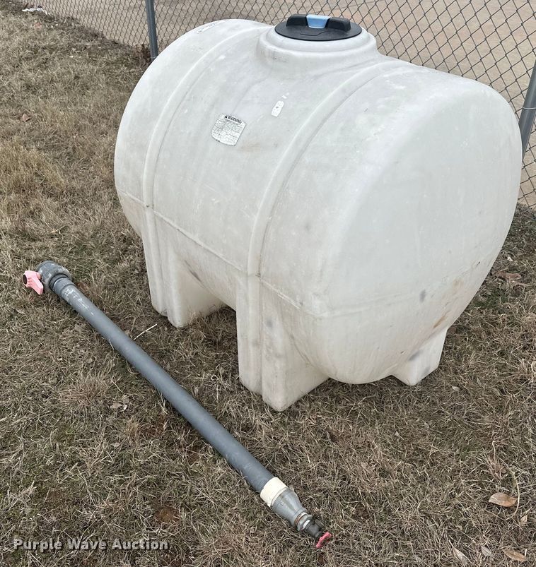 Poly tank in Moore, OK | Item EK0361 sold | Purple Wave