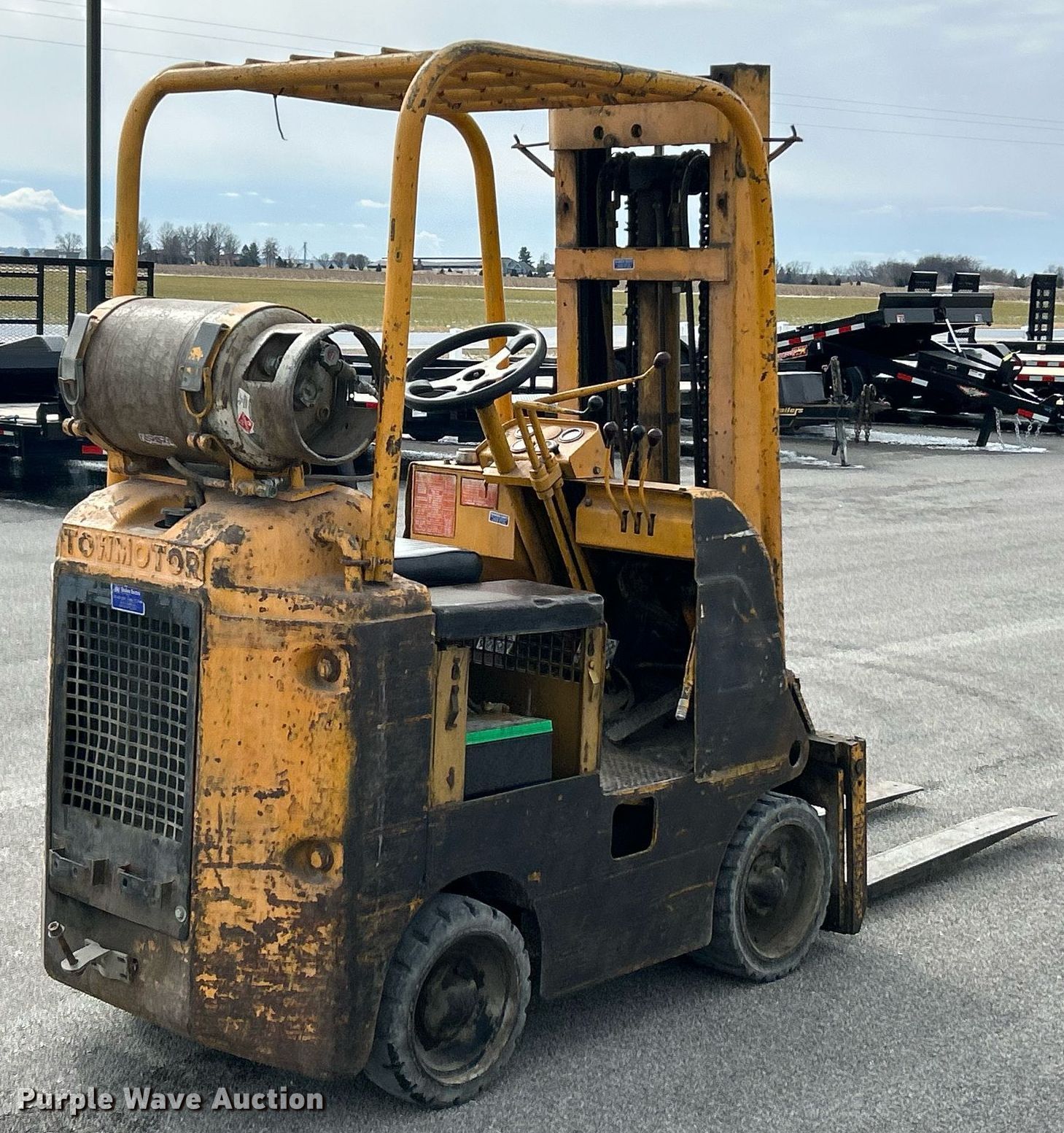 Towmotor 422SLP4015 forklift in Bartelso, IL | Item EK2673 for sale ...