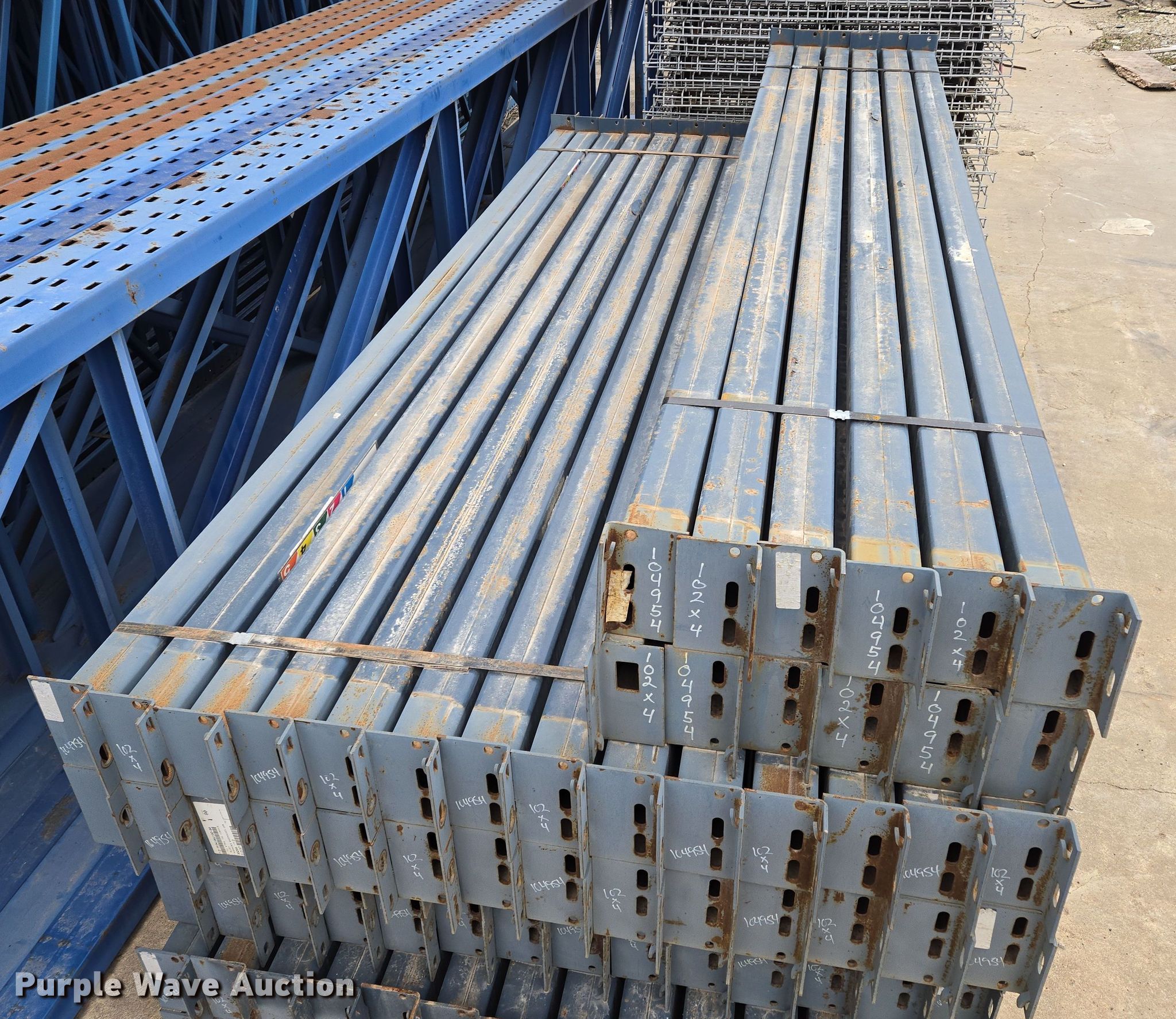 T-Bolt pallet racking in Kansas City, MO | Item EQ3971 for sale ...