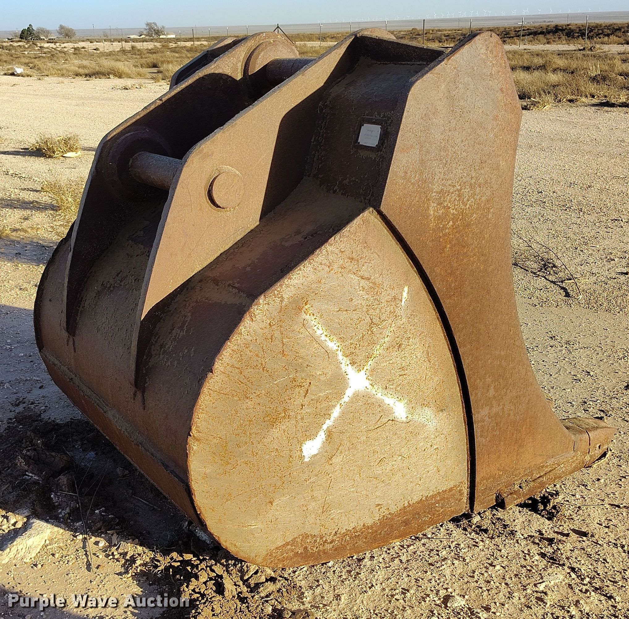 CNH Smart Fit SF40SYL 48" W excavator bucket in Hereford, TX | Item ...