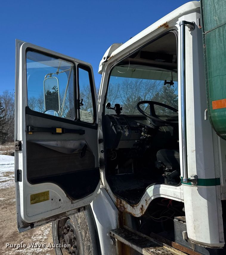 2002 Freightliner FL80 dump truck in Woodstock, IL | Item DU3303 sold | Purple Wave