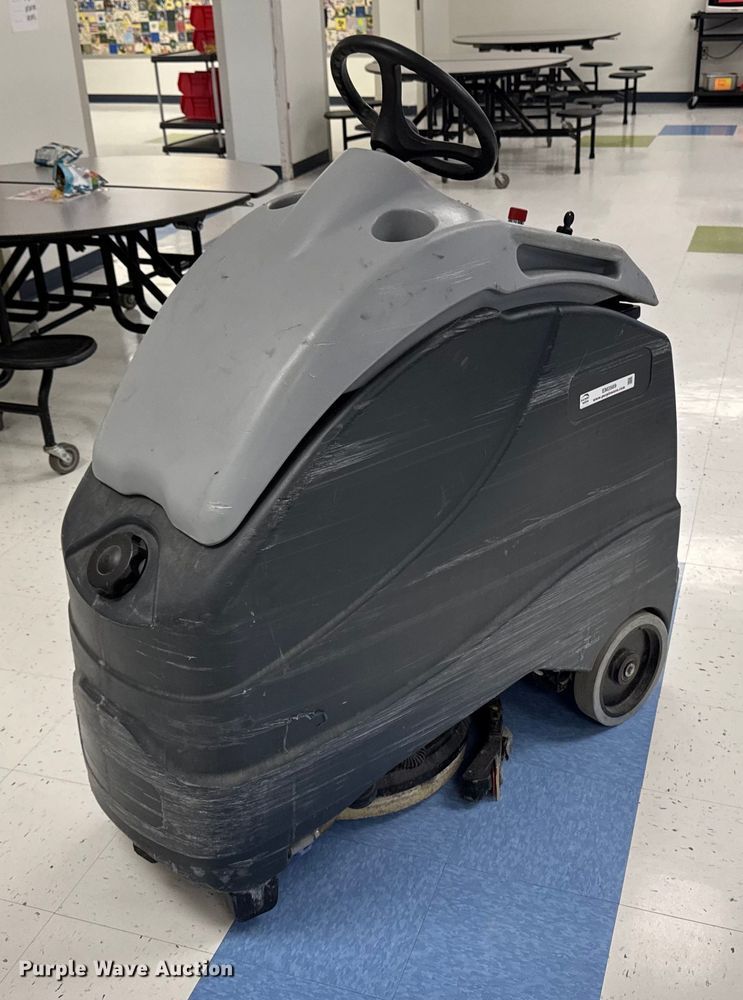 Advance SC1500 X20 R Floor scrubber in Van Meter, IA | Item EM3569 for ...