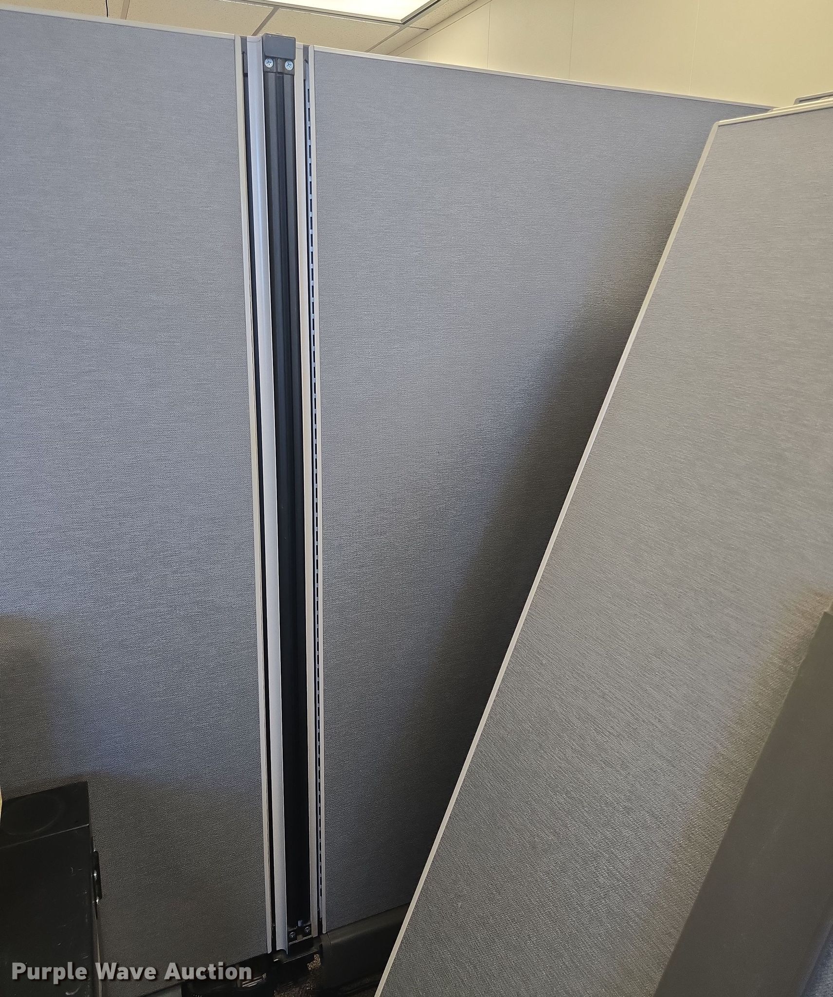 (16) partitions in Junction City, KS | Item EK5036 sold | Purple Wave