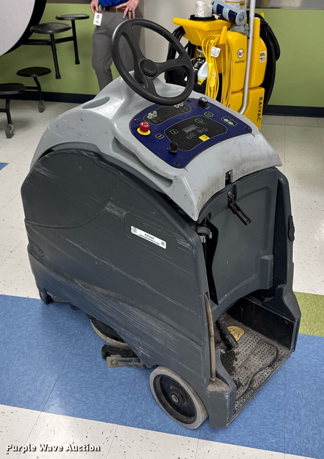 Advance SC1500 X20 R Floor scrubber in Van Meter, IA | Item EM3569 for ...