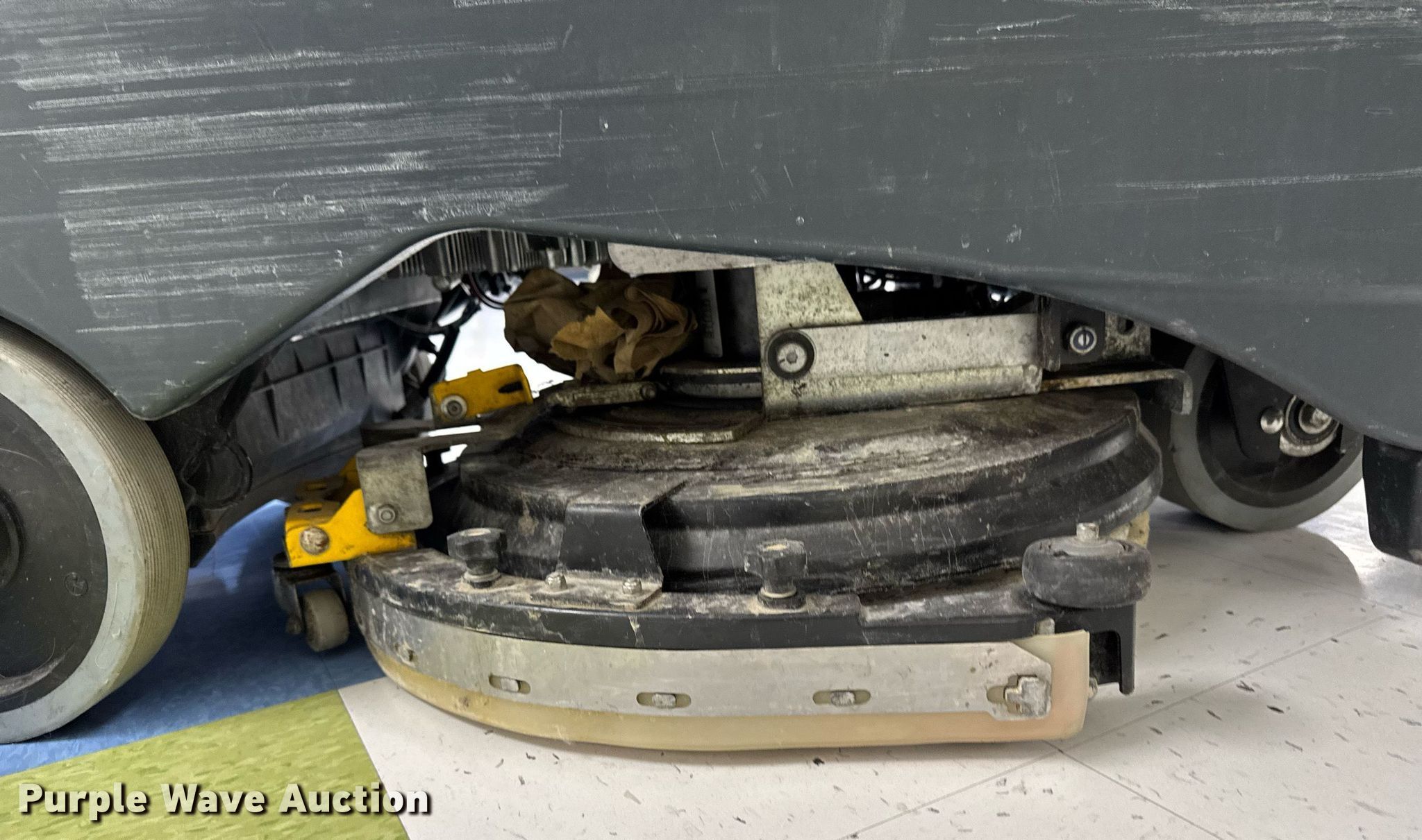 Advance SC1500 X20 R Floor scrubber in Van Meter, IA | Item EM3569 for ...