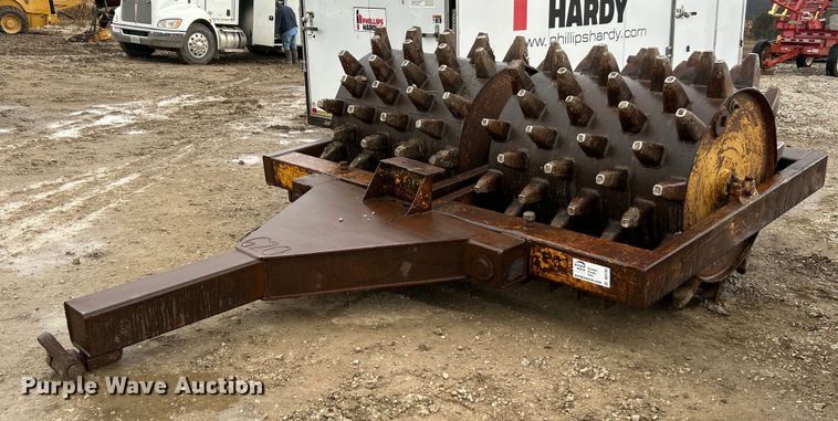 Sheepsfoot roller in Boonville, MO | Item DV1781 sold | Purple Wave