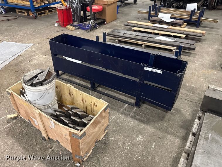 Skid steer parts in Salina, KS | Item EQ1148 sold | Purple Wave