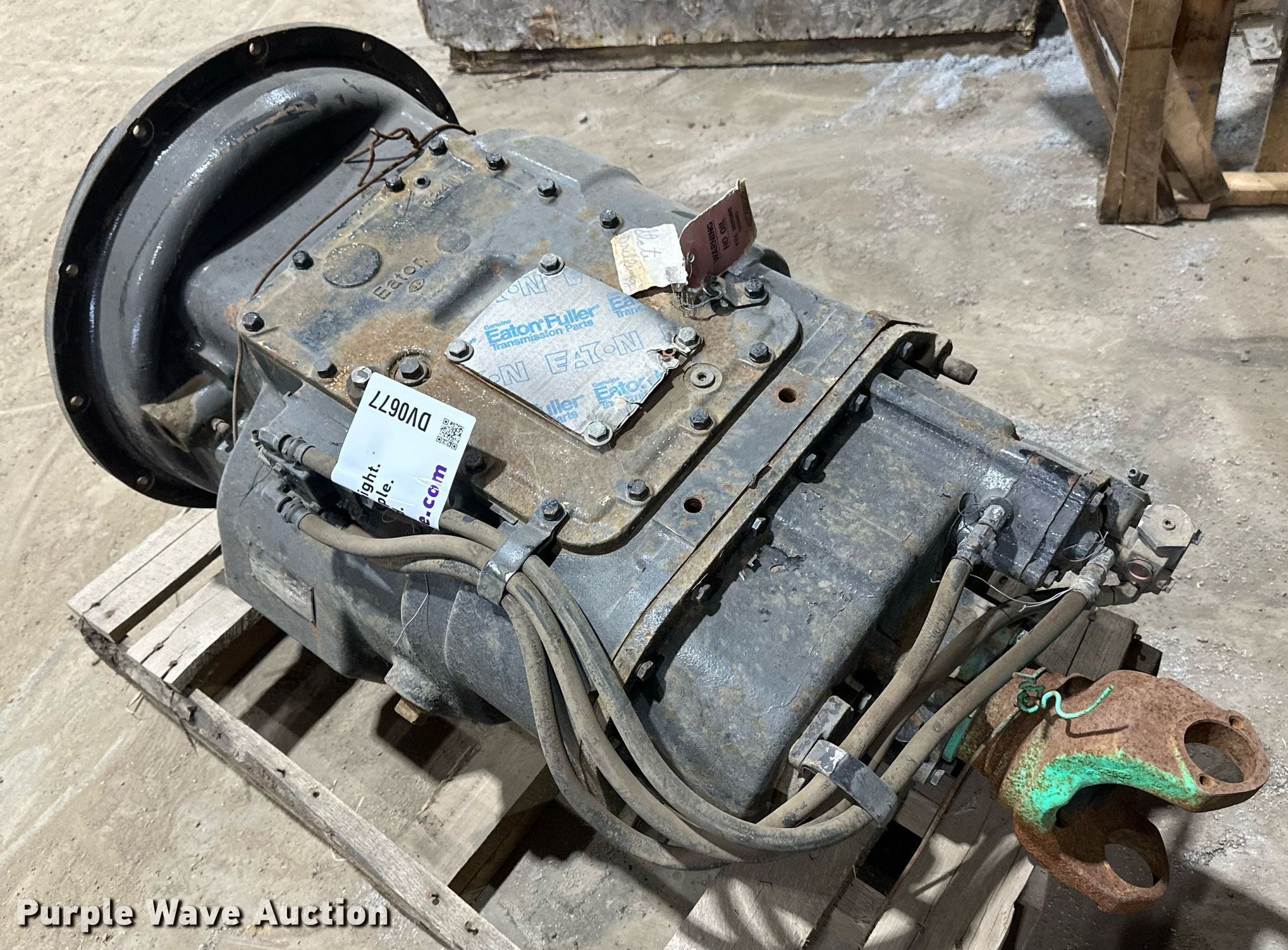 Eaton Fuller Roadranger RTO14708LL 8LL transmission in Plymouth, MN | Item DV0677 sold | Purple Wave