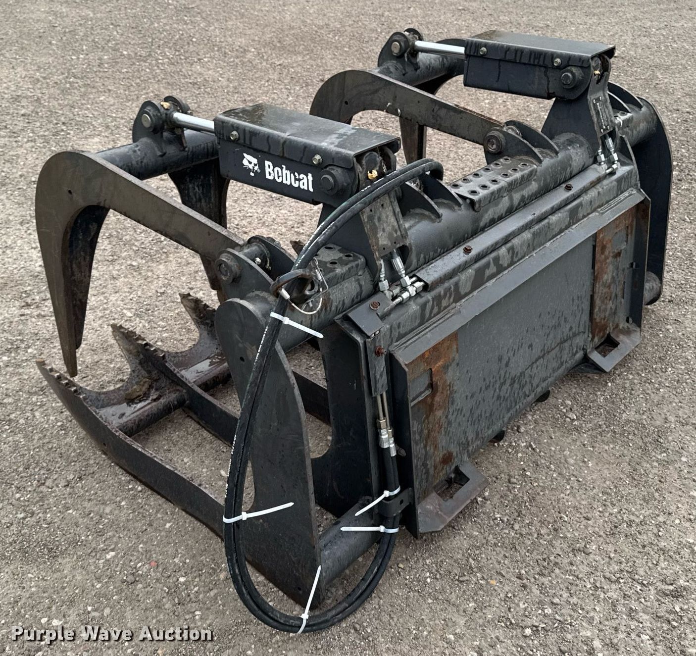 2013 Bobcat GRPL 66 Root skid steer grapple bucket in Victor, IA | Item ...