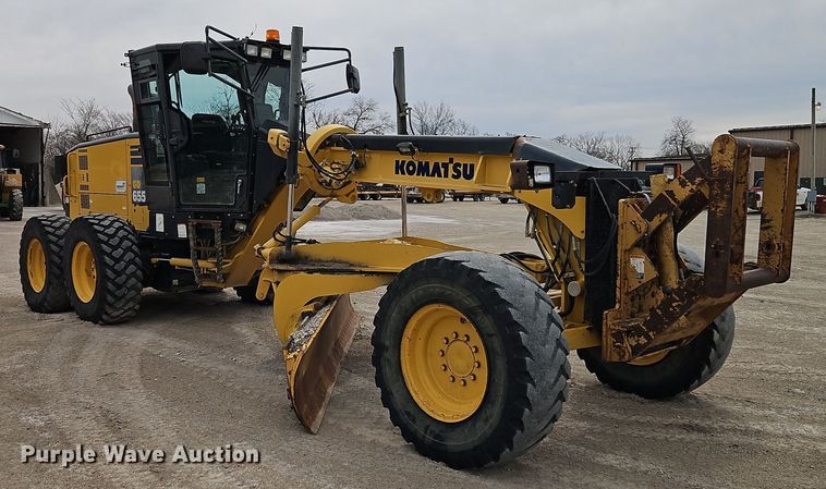 2011 Komatsu GD655-5 motor grader in Garnett, KS | Item DT7662 for sale | Purple Wave