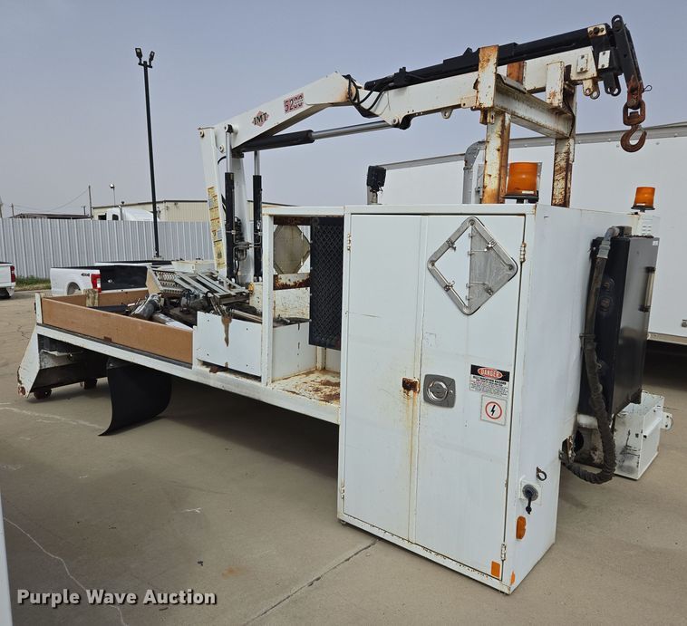 2009 IMT 5200R crane truck bed in Grand Prairie, TX | Item EL5589 for ...