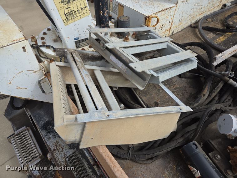 2009 IMT 5200R crane truck bed in Grand Prairie, TX | Item EL5589 for ...