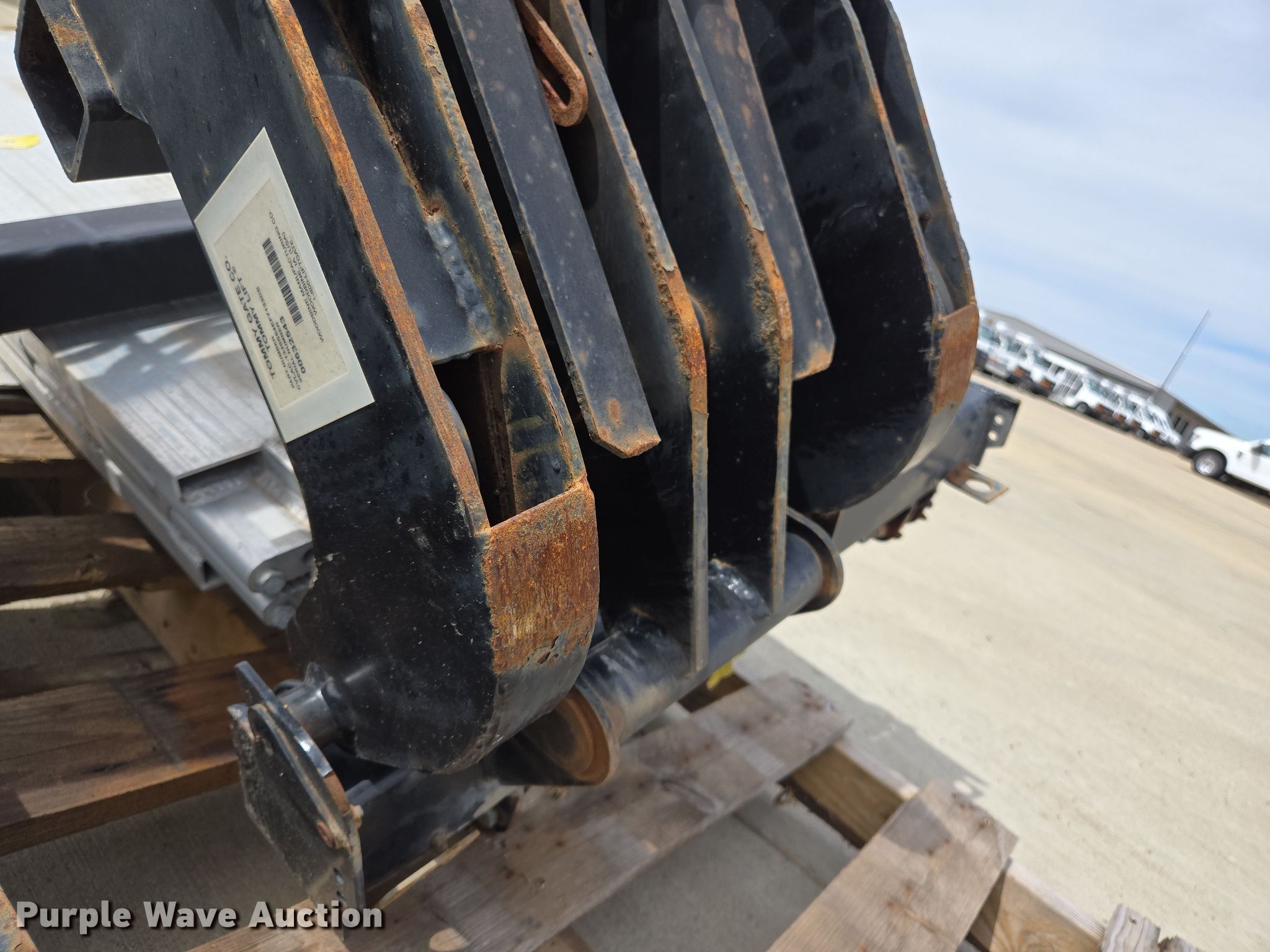 Tommy Gate end gate lift in Grand Prairie, TX | Item EL5626 sold ...