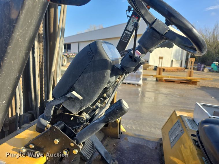 Caterpillar GP40K1 forklift in Manhattan, KS | Item DO7802 for sale ...