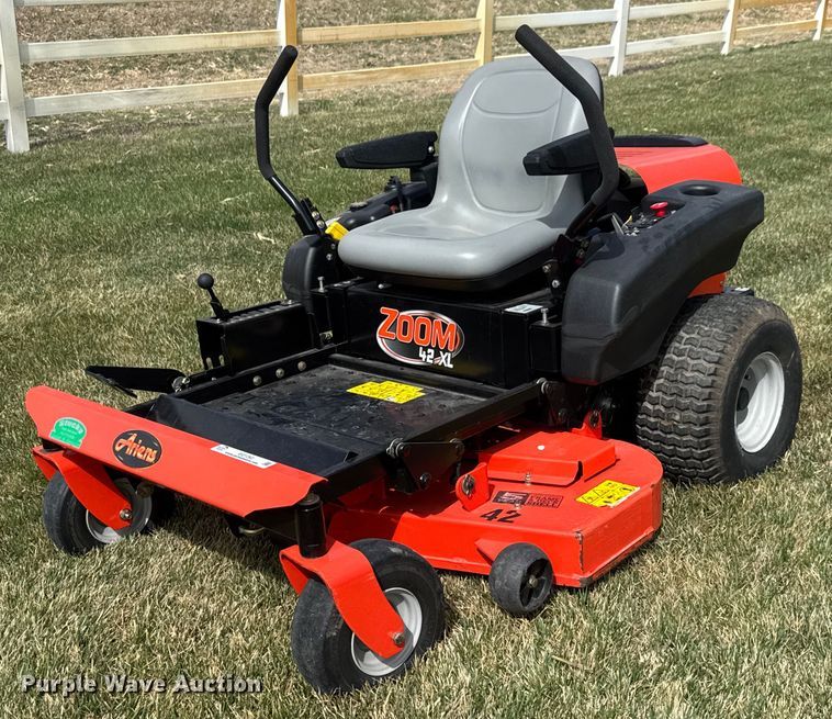 Ariens Zoom 42 XL ZTR lawn mower in Sedgwick, KS | Item EQ1262 for sale | Purple Wave
