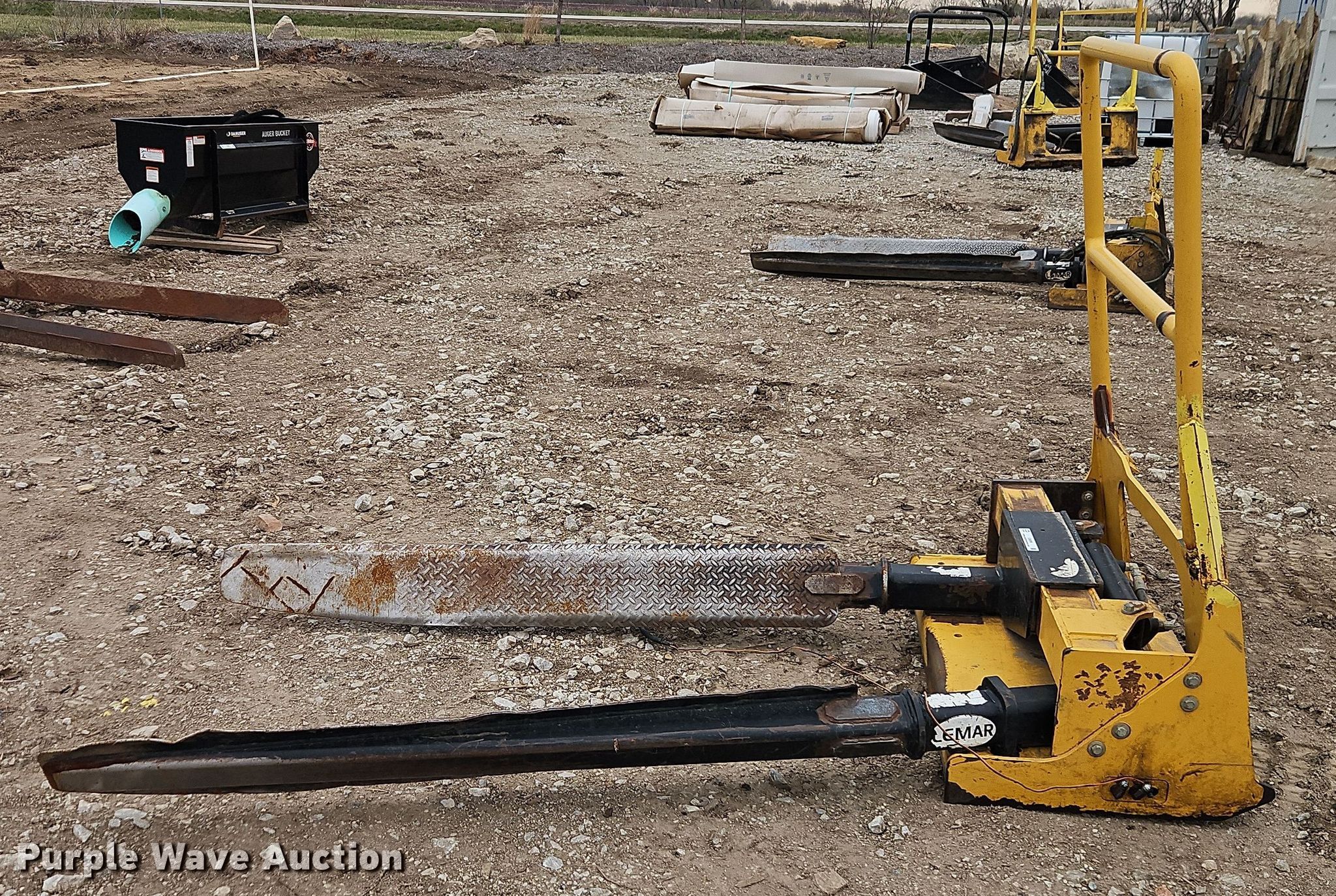 Logan skid steer forks in Olathe, KS | Item EI8899 for sale | Purple Wave