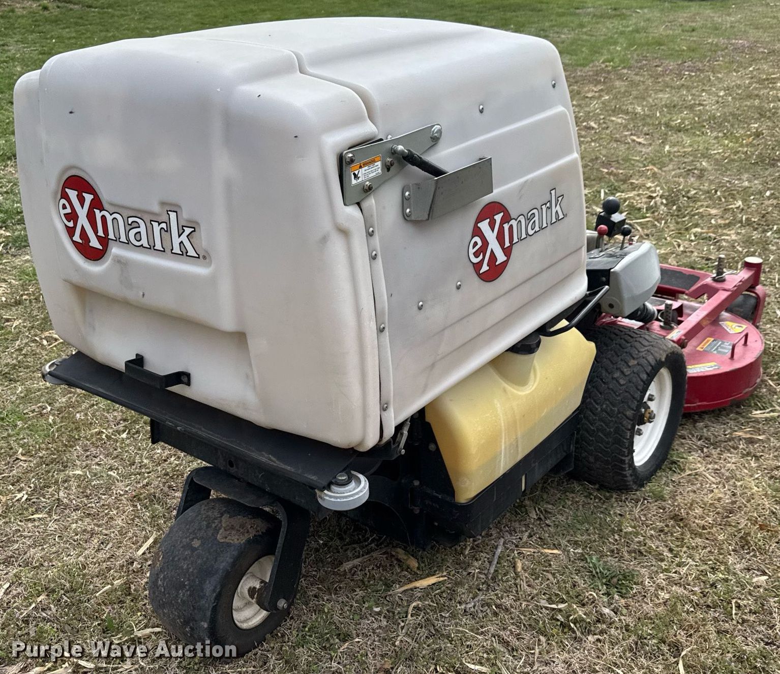 2005 Exmark Navigator NAV20KC ZTR lawn mower in Sedgwick, KS | Item ...
