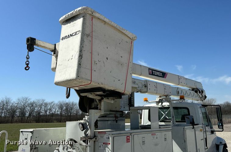 2012 International MA025 bucket truck in Shelbyville, IL | Item EK2765 for sale | Purple Wave