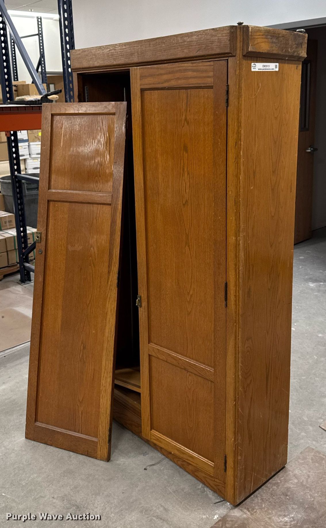 Cabinet in Des Moines, IA | Item EM3513 for sale | Purple Wave