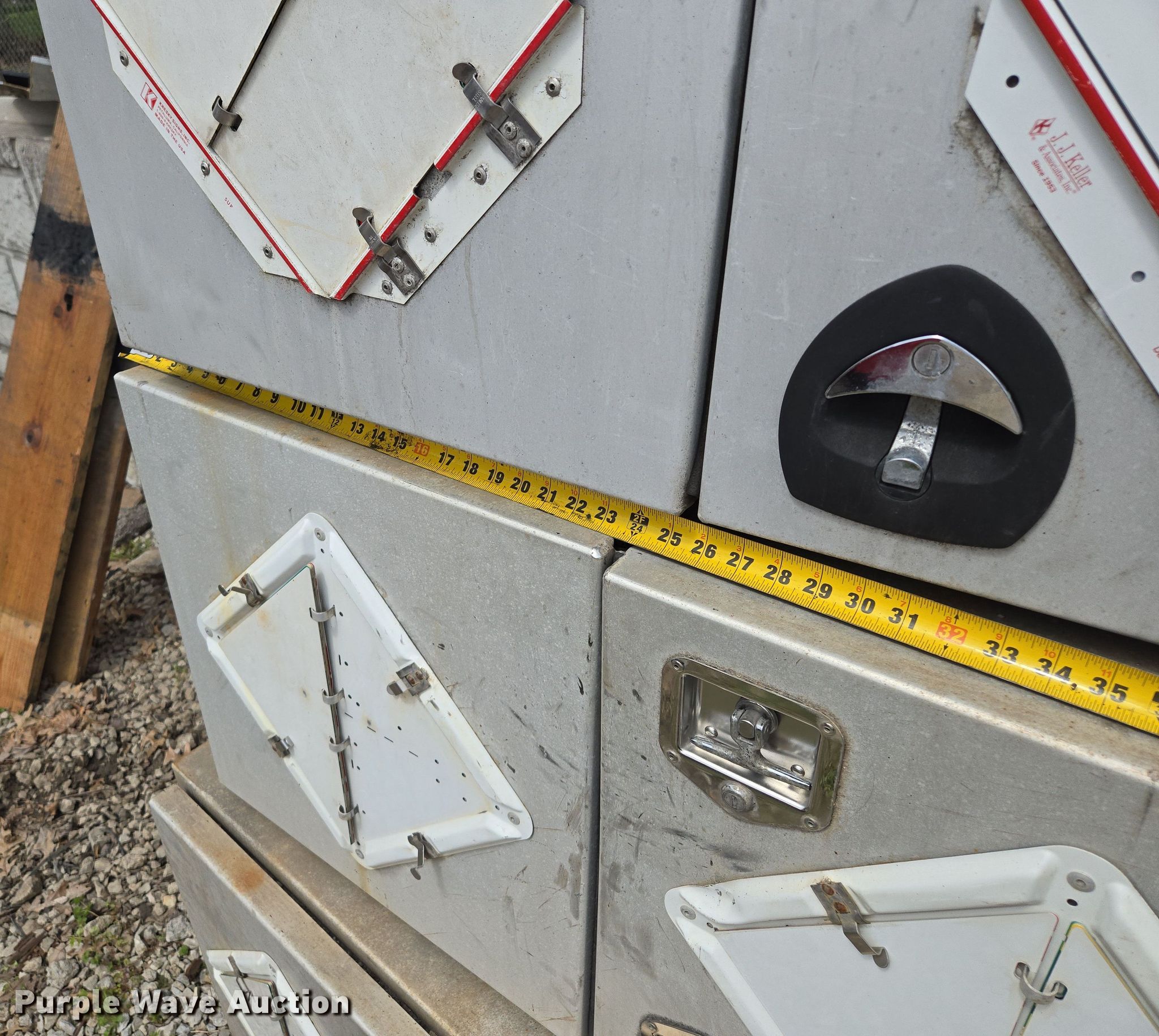 (6) toolboxes in Grain Valley, MO | Item EM7010 sold | Purple Wave