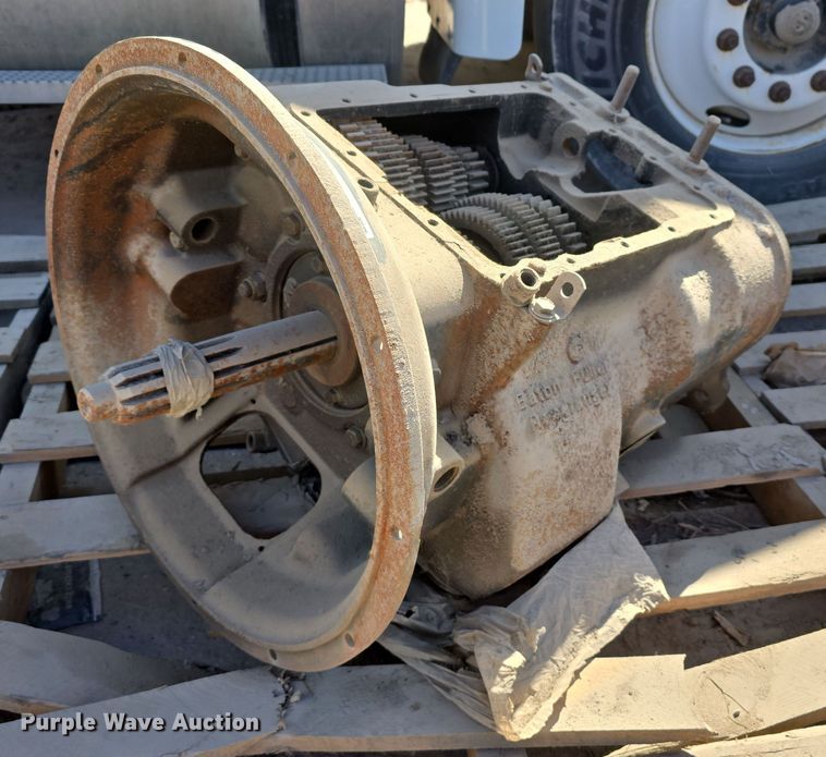 Eaton Fuller Roadranger transmission in Omaha, NE | Item EH8826 for sale | Purple Wave