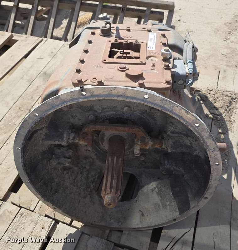 Eaton Fuller Roadranger transmission in Omaha, NE | Item EH8828 for sale | Purple Wave