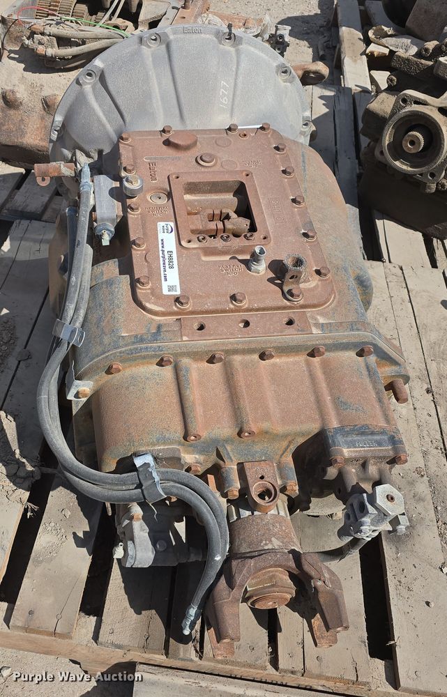 Eaton Fuller Roadranger transmission in Omaha, NE | Item EH8828 for sale | Purple Wave