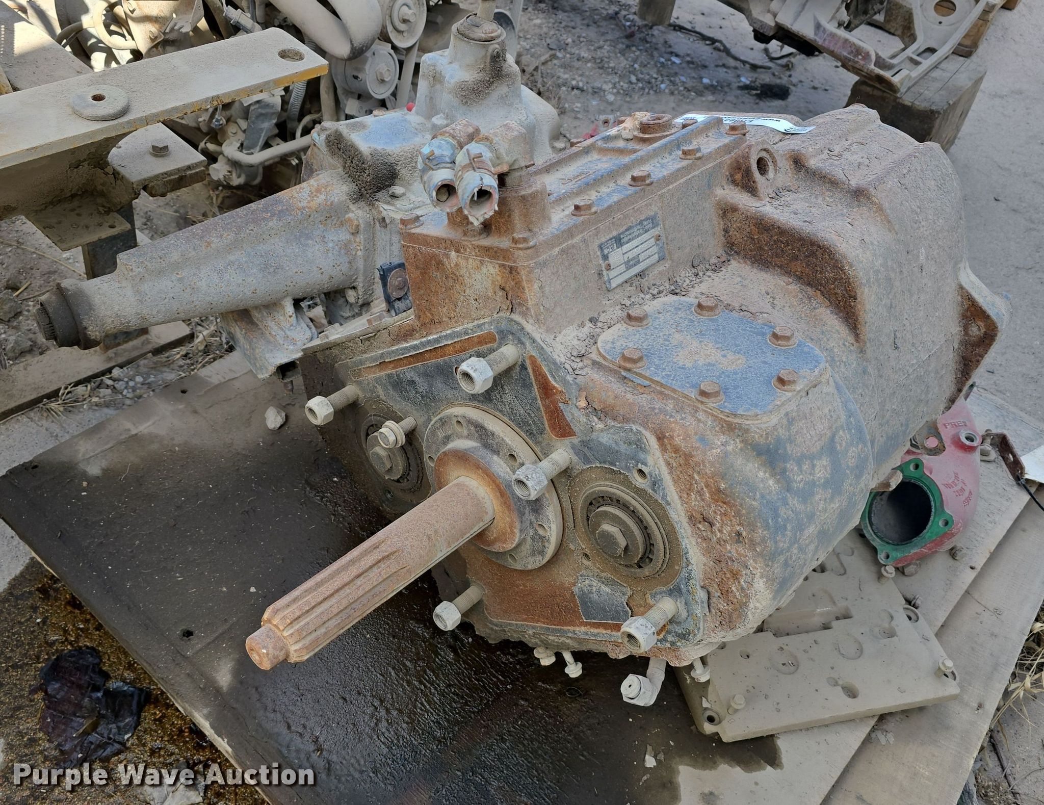 Eaton Fuller FR0-172100 transmission in Omaha, NE | Item EH8831 for sale | Purple Wave