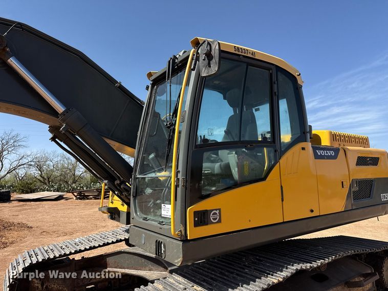 2012 Volvo EC250DL excavator in Snyder, TX | Item ED5575 for sale | Purple Wave